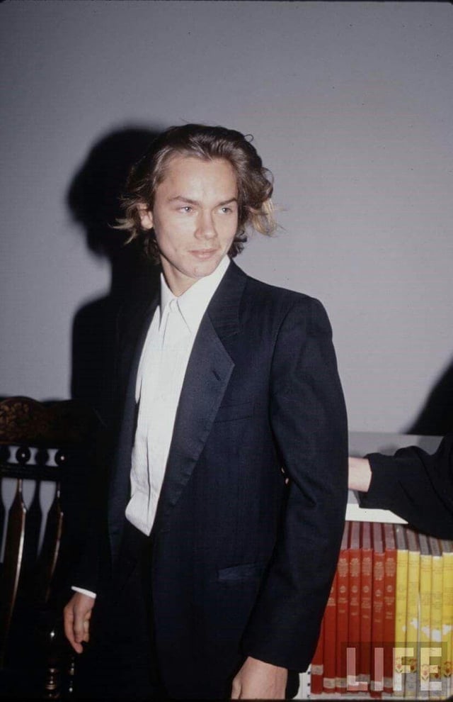 Today marks 30 years since River Phoenix’s passing on October 31st 1993 ...