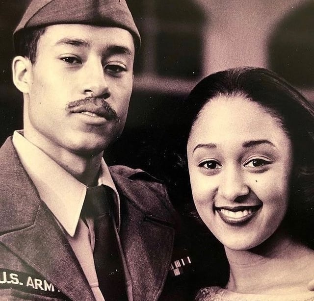 Remembering Seventeen Again (2000) starring Tia and Tamera Mowry – F*XOXO