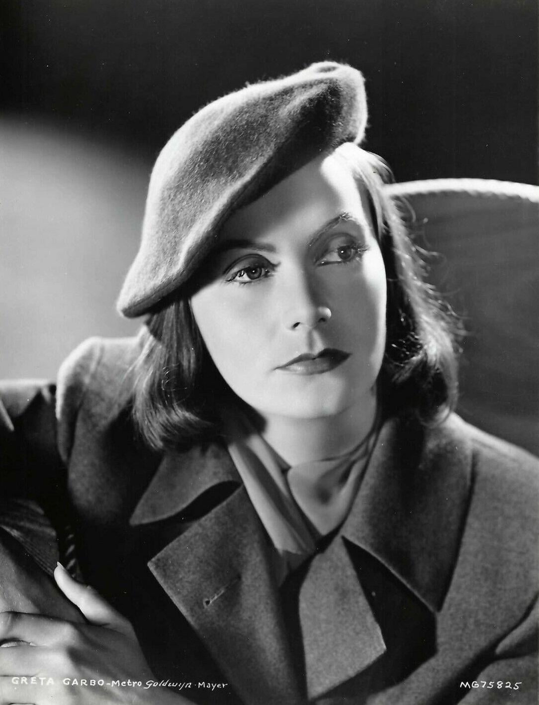 Greta Garbo (1939) – F*XOXO
