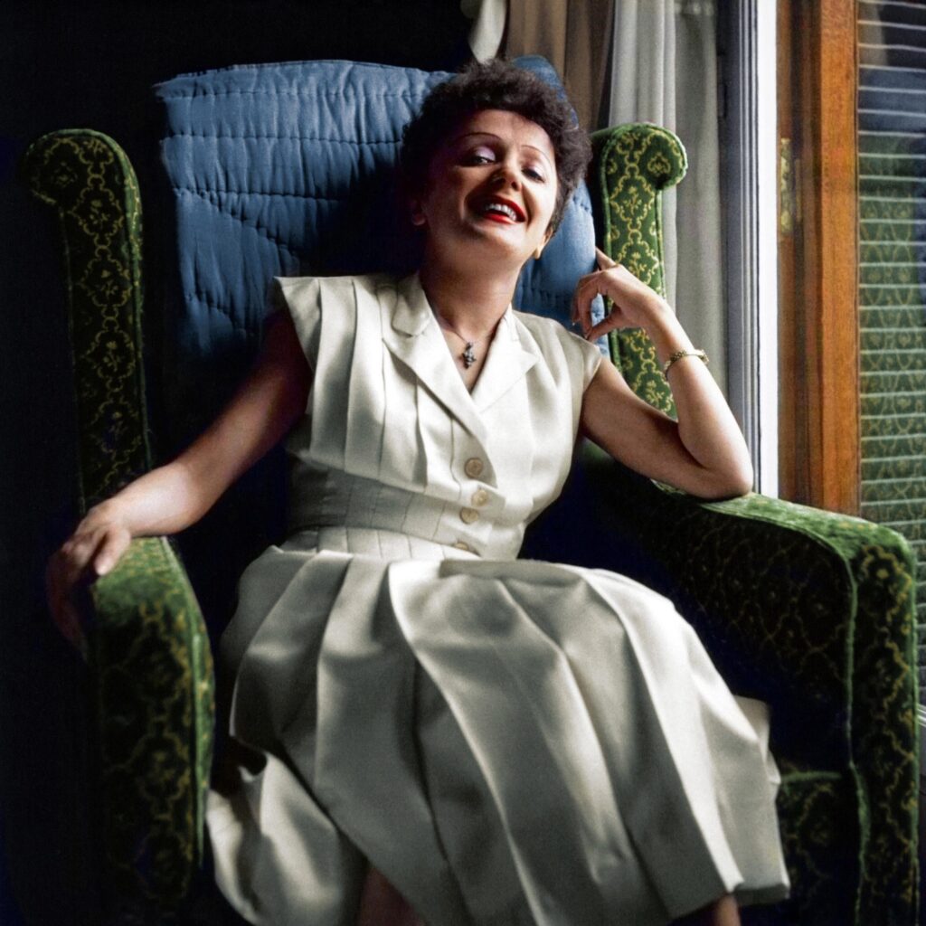 French singer Edith Piaf, Paris, 1950. Photo by Marilyn Stafford. - F*XOXO