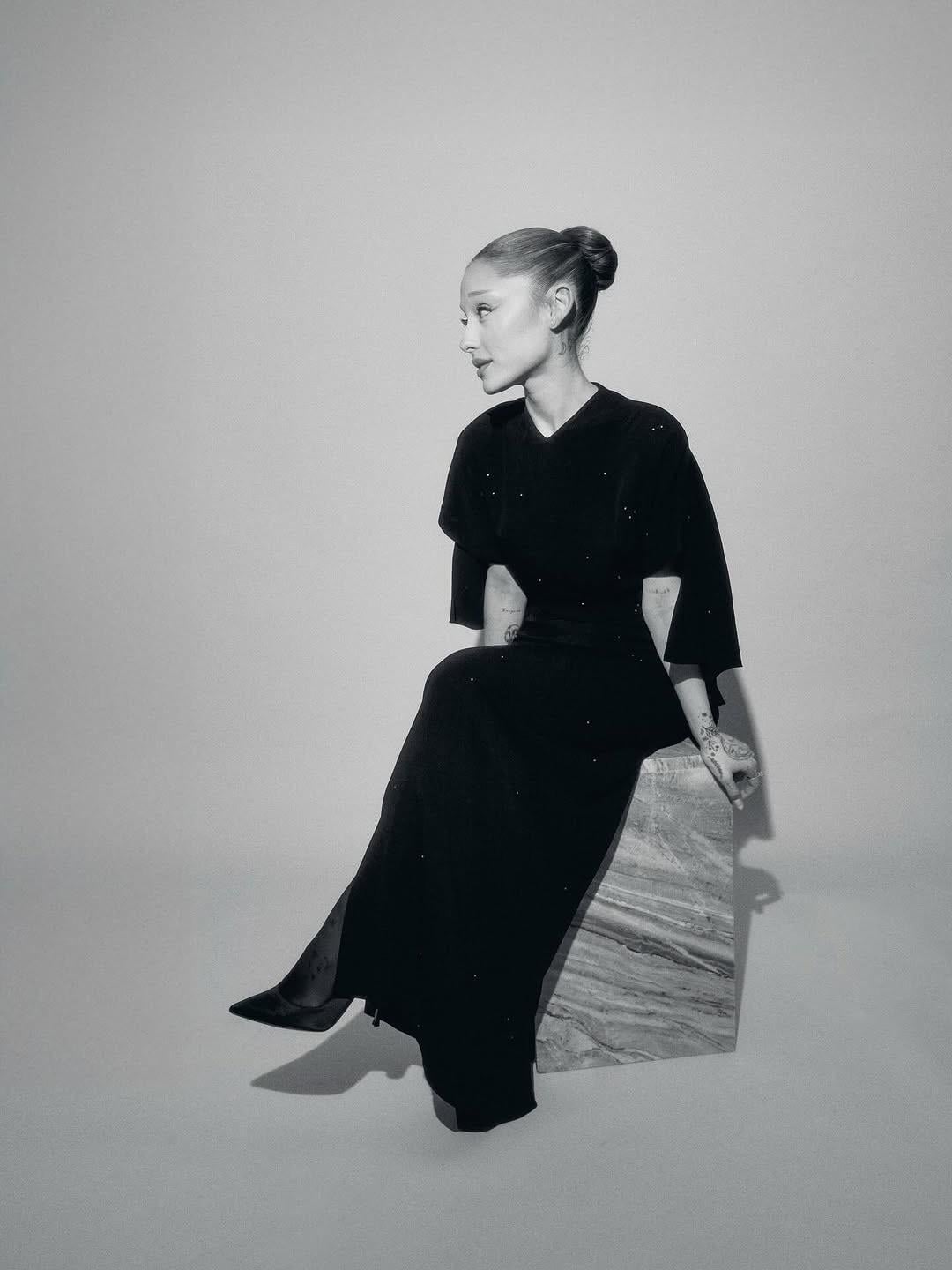 Ariana Grande wearing an original piece by Gilbert Adrian, costume ...