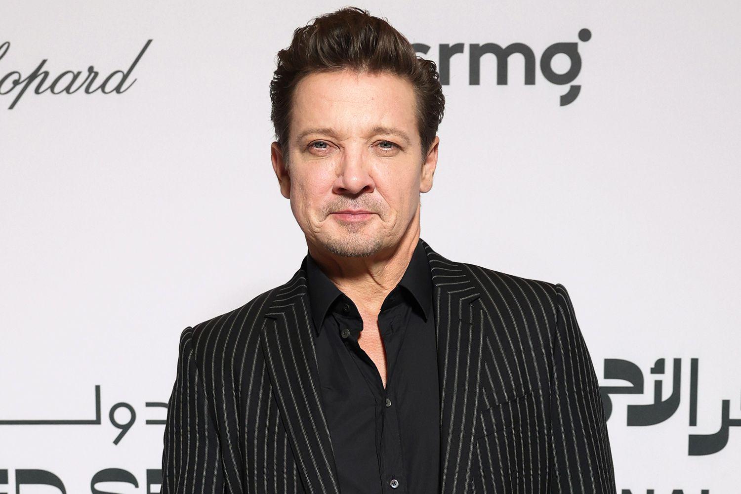 Jeremy Renner Vehemently Denies Sending Unsolicited Sexual Messages to ...