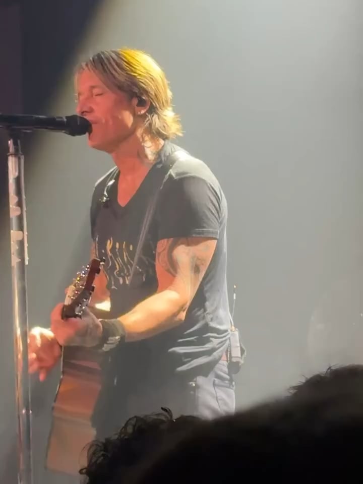 Keith Urban covered Chappell Roan’s ‘Pink Pony Club’ during a private ...