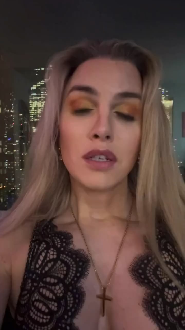 Comedian Ashley Ryan shares the new “code” she’s developed to let ...