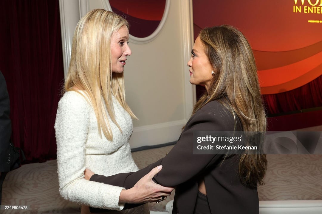 J.Lo with Gwyneth Paltrow at Women in Entertainment Awards - F*XOXO