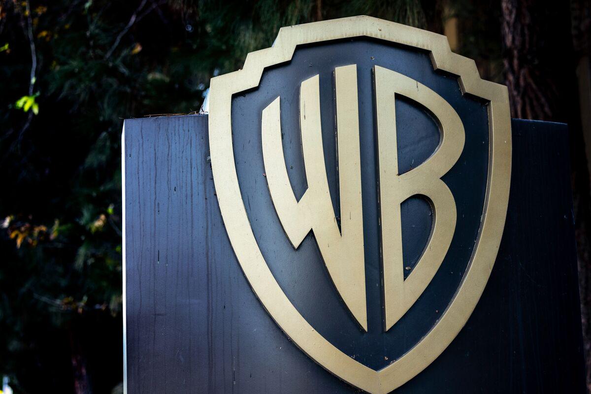 Comcast’s Bid Seeks to Merge NBCUniversal Unit With Warner Bros. – F*XOXO